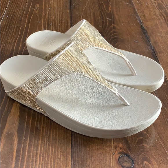 Fitflop | Shoes | New Fitflop Electra Micro Toepost Pale Gold | Poshmark